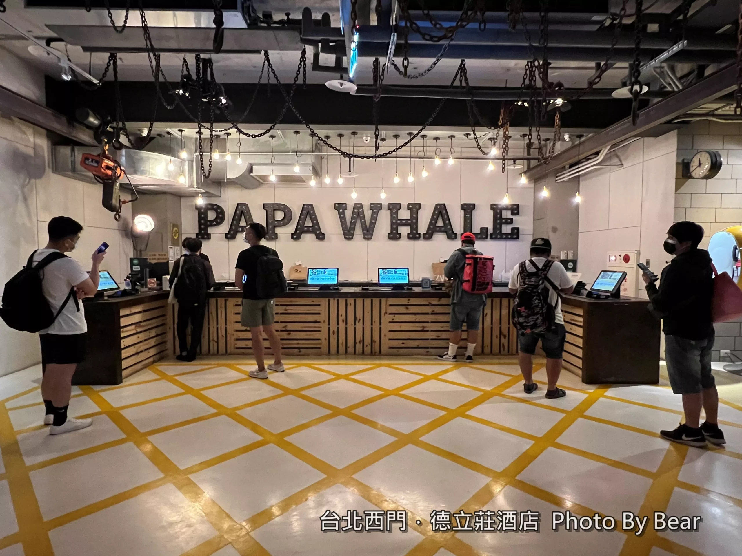 【台北】「Hotel PaPa Whale西門町酒店-超吸睛，有大鯨魚的輕工業風設計都會旅店（海霸王旗下飯店/德立莊酒店/近捷運站） @游游滴